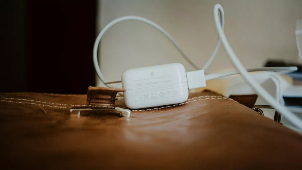 Power bank in aereo: le nuove regole di Lufthansa e SWISS 2024 - Ten ...
